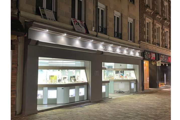 Petites Annonces - L'officiel Horlogerie & Bijouterie